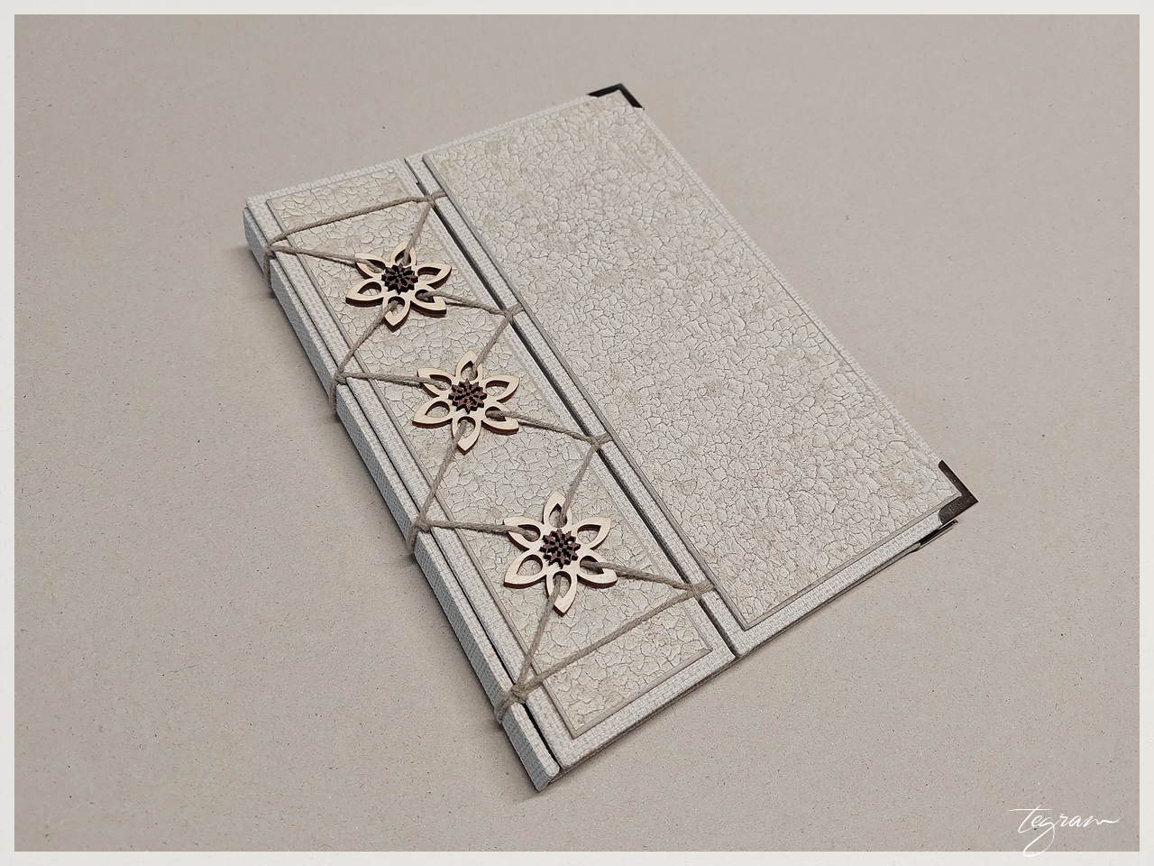 Autoritehnikas käsitöököited. Kunst, mis köidab – Kalender "Lilled"